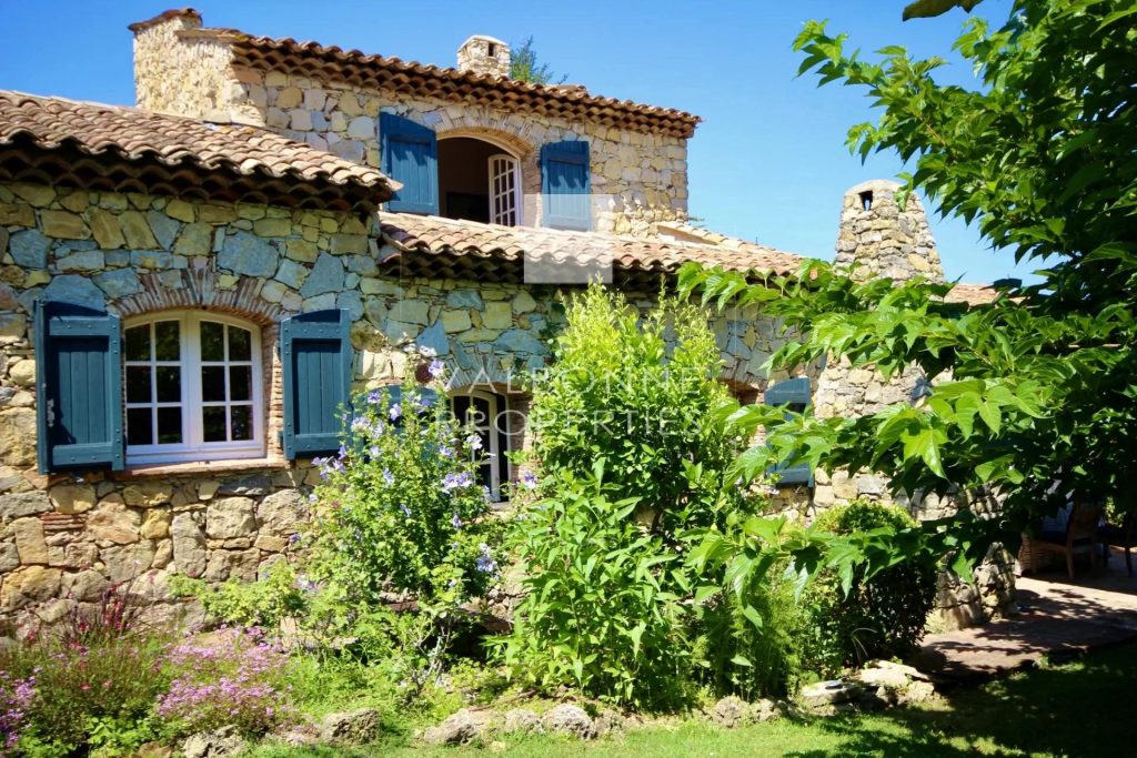 Le Charme Ensoleillé des Maisons Provençales - Sud Habitat