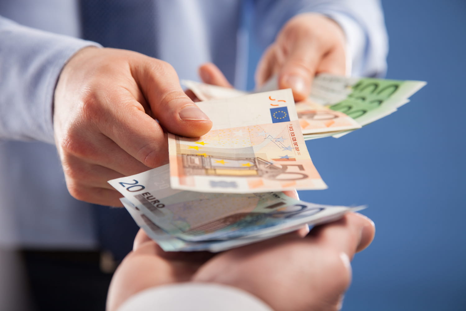 Les banques doivent des milliers d'euros aux Français qui pensent à en ...